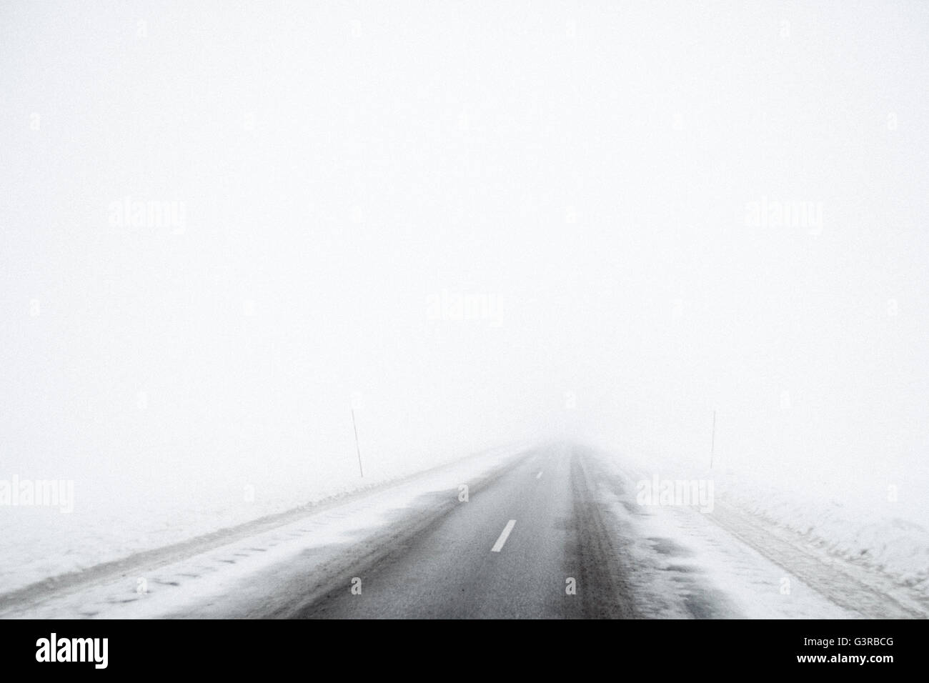 Road snow sweden hi-res stock photography and images - Alamy