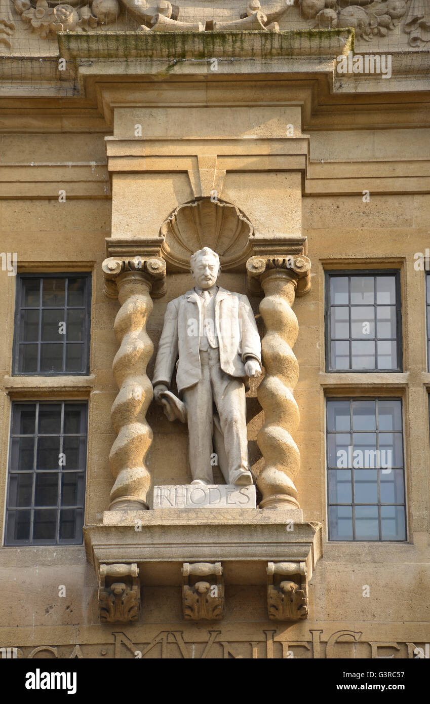 Statue of Cecil Rhodes on Oriel College Building in High Street Stock Photo: 105620627 - Alamy