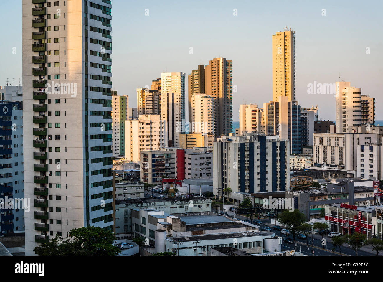 Middle class neighbourhood hi-res stock photography and images - Alamy