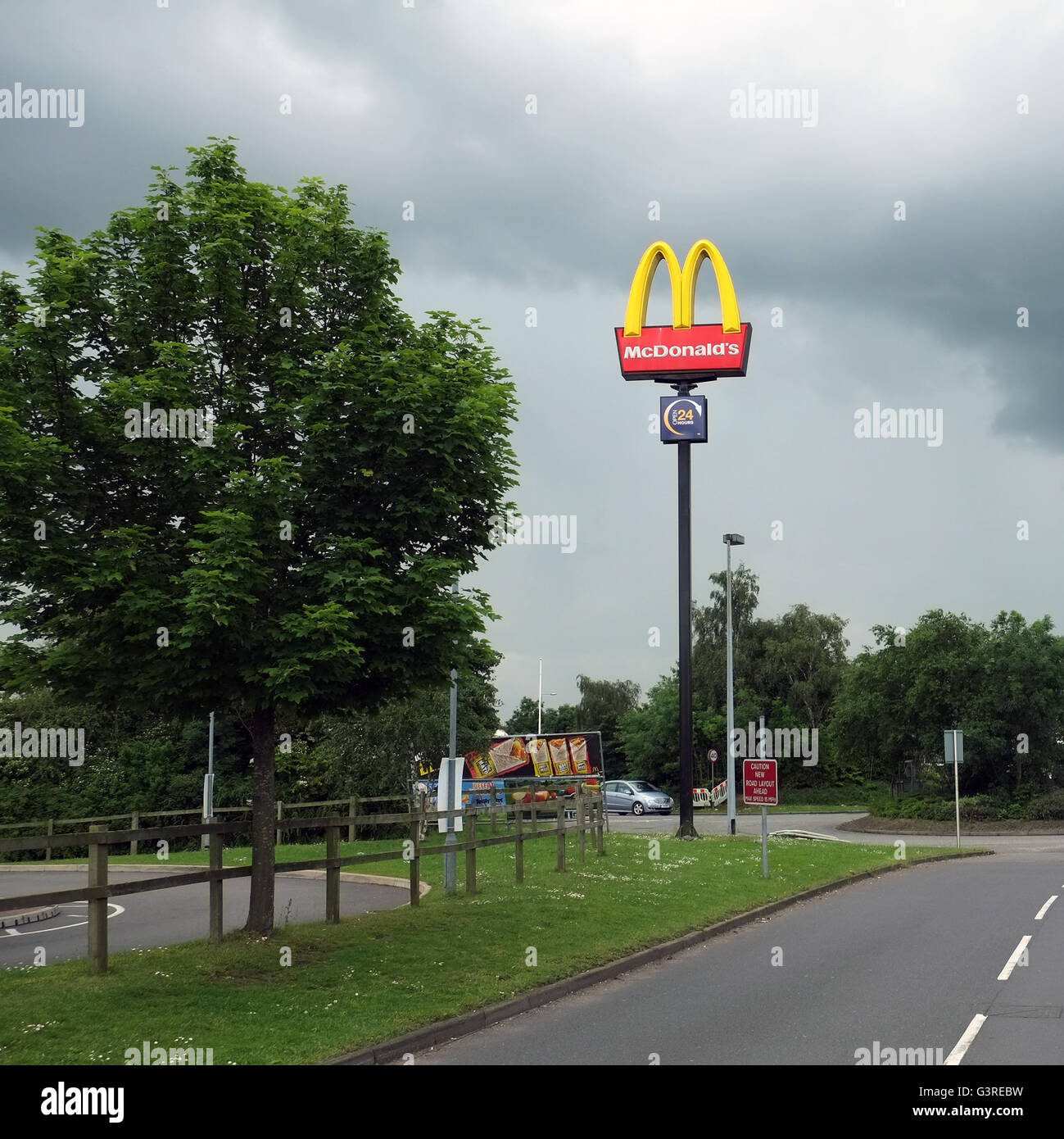 Food sign highway hi-res stock photography and images - Alamy