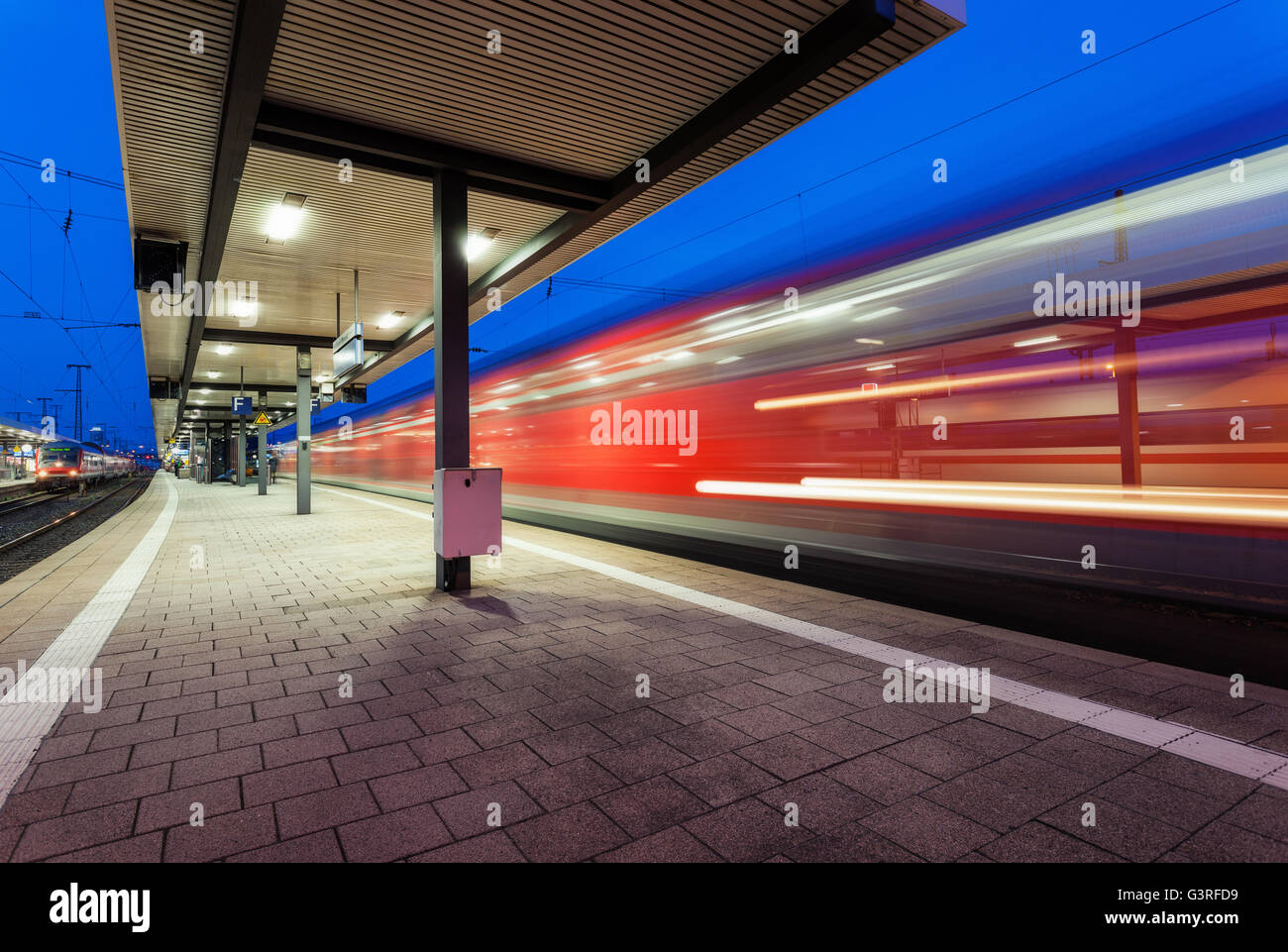 Modern railway hi-res stock photography and images - Alamy