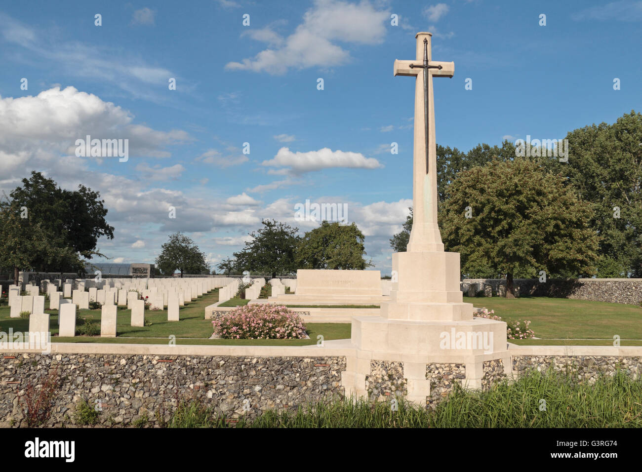 Cross of Sacrifice in the CWGC St Vaast Post Military Cemetery ...