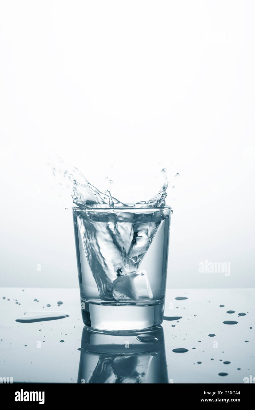 Falling glass water hi-res stock photography and images - Alamy