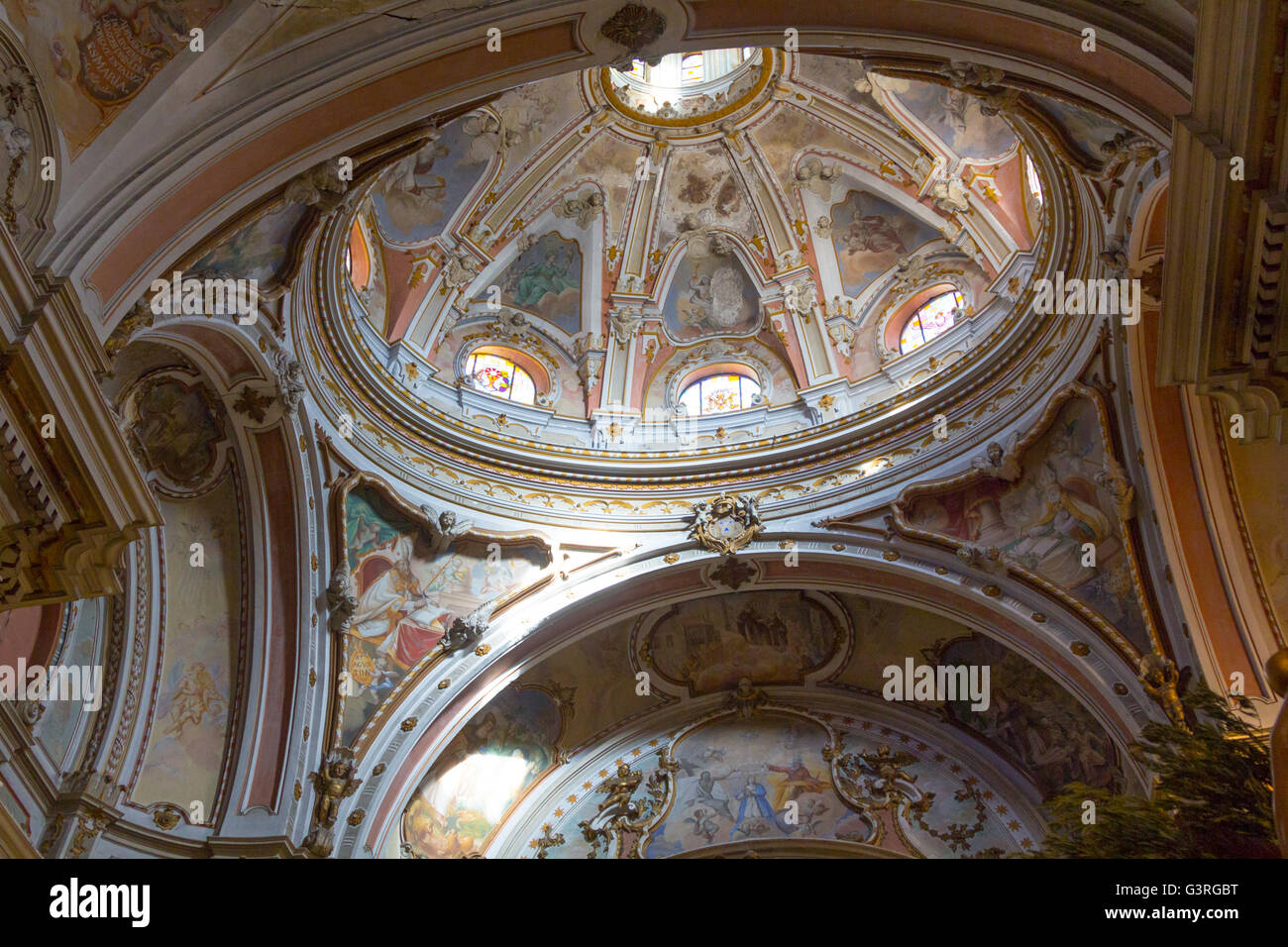 Interior old roman catholic church hi-res stock photography and images ...