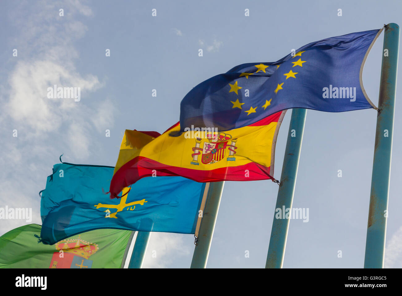 Flags of france and spain hi-res stock photography and images - Alamy