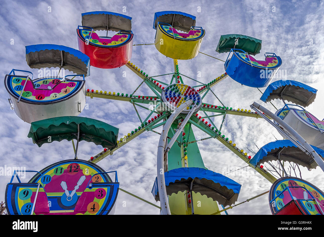 Amusement park ride in Kalamaria, Thessaloniki, Greece Stock Photo - Alamy