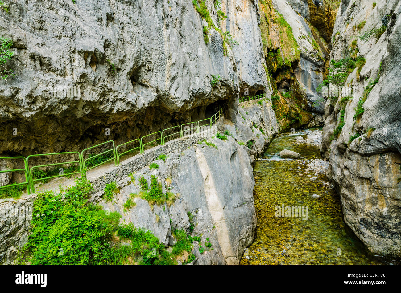 Cares river puente poncebos asturias hi-res stock photography and ...
