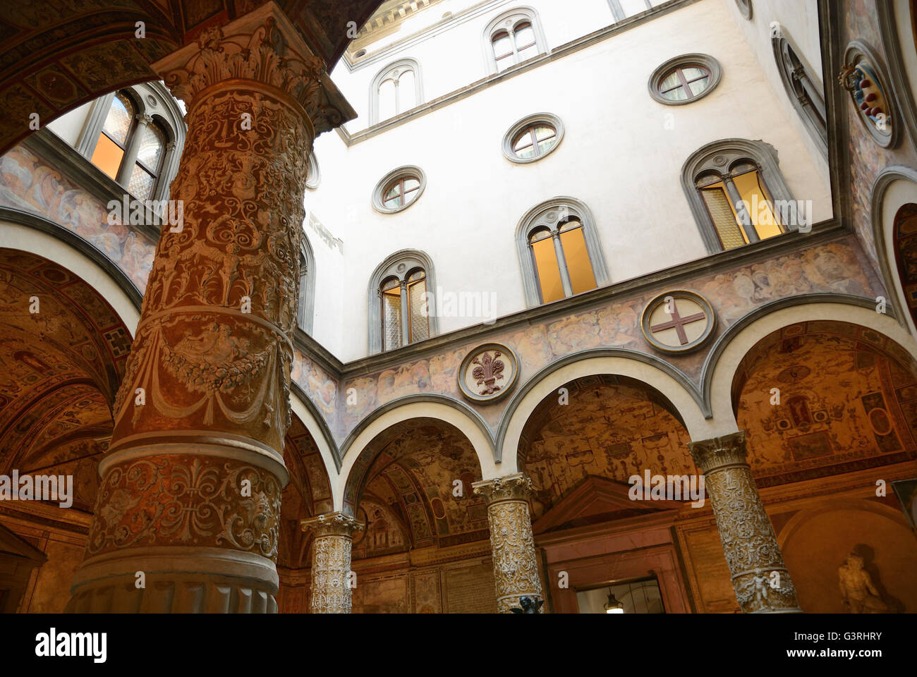 Ornate courtyard in the Palazzo Vecchio. Piazza della Signoria in ...