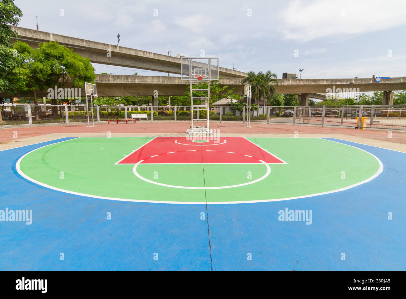 Netball court hi-res stock photography and images - Alamy