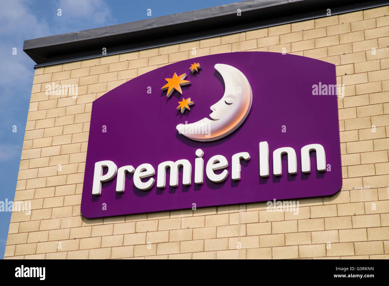 Premier inn signage hi-res stock photography and images - Alamy