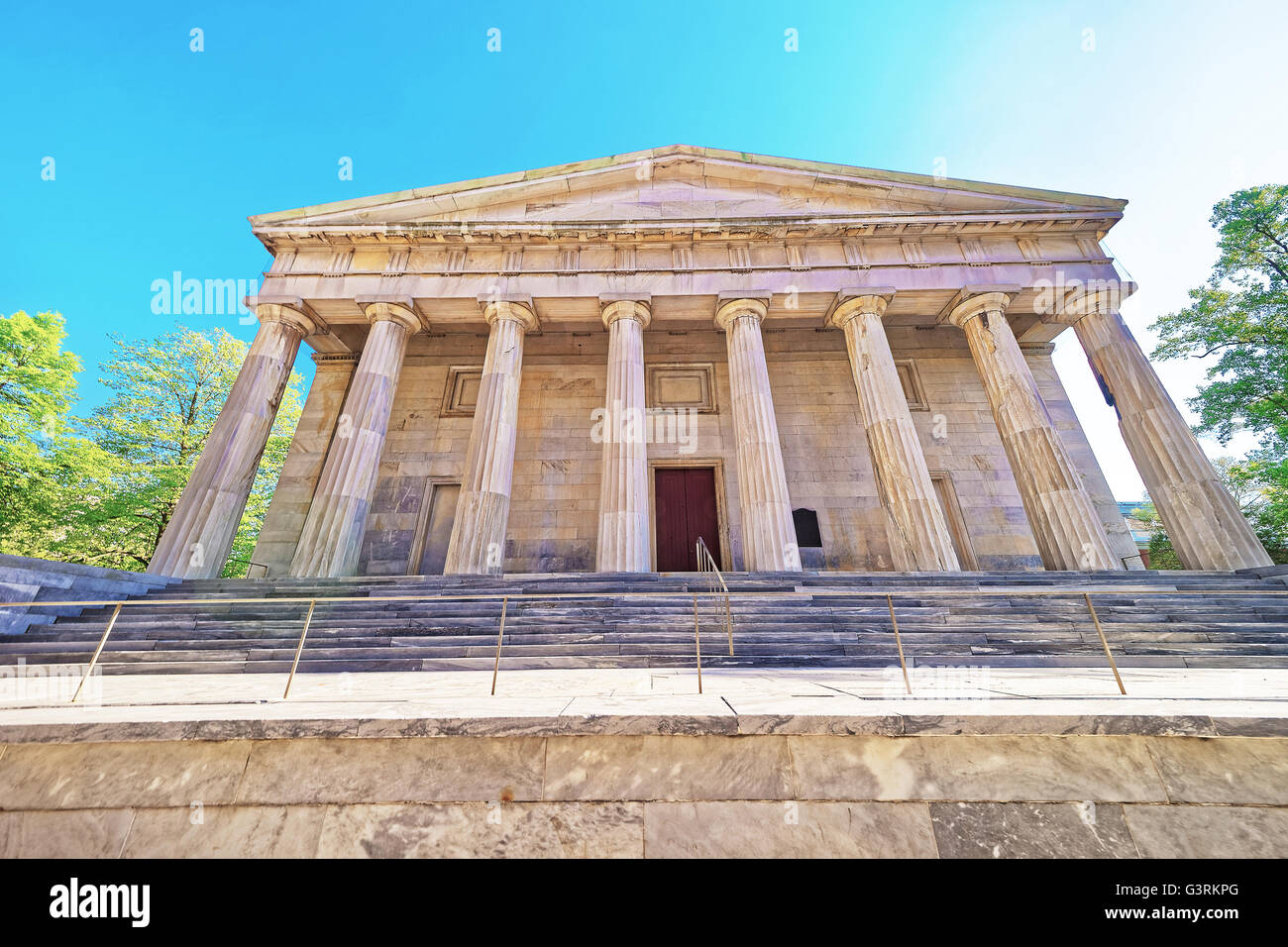 Philadelphia greek revival facade architecture hi-res stock photography ...