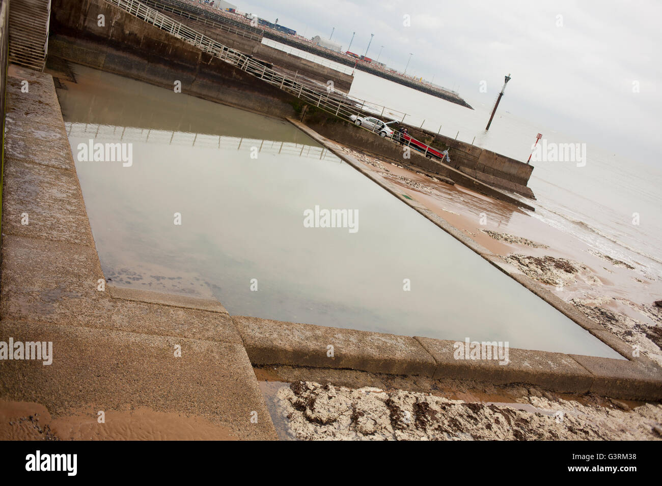 Man made tidal pool hi-res stock photography and images - Alamy