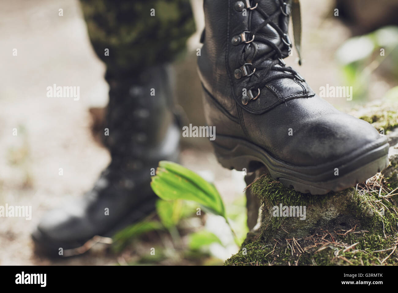 Feet of soldier hi-res stock photography and images - Alamy