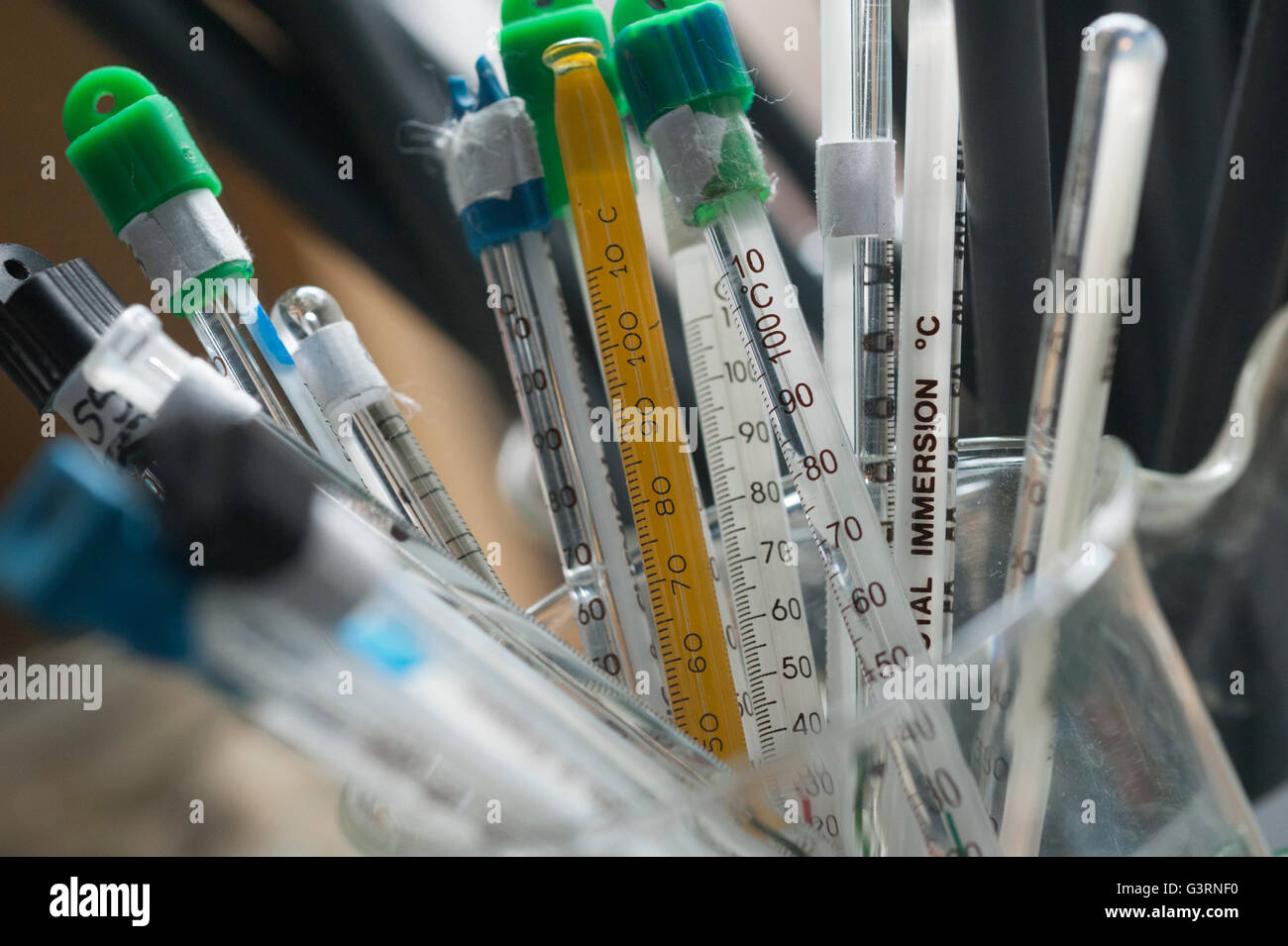 Laboratory thermometer hi-res stock photography and images - Alamy