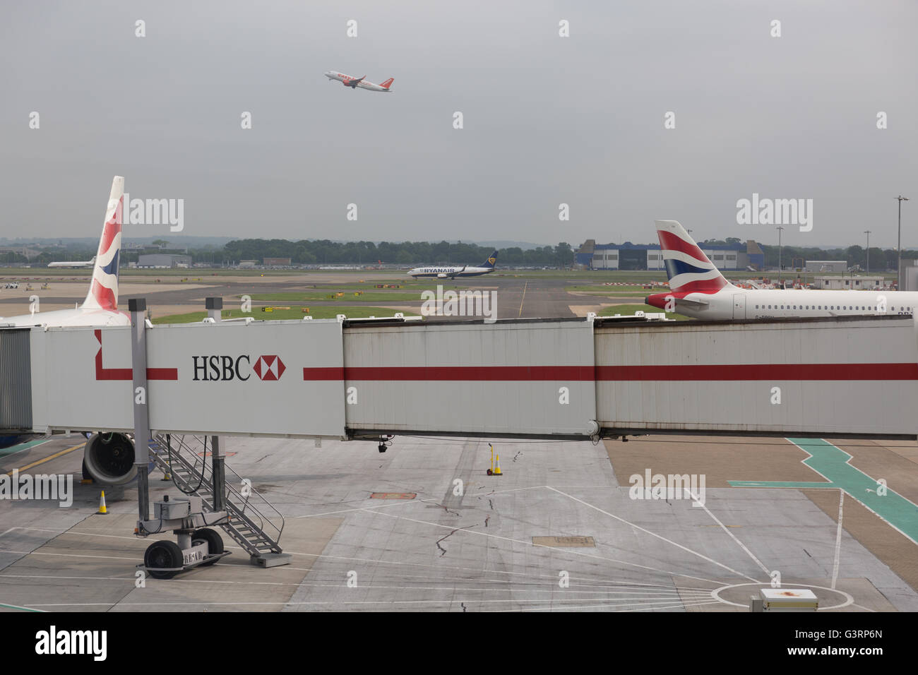Easyjet plane taking off at Gatwick airport Stock Photo - Alamy