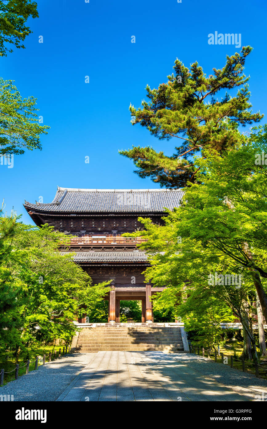 Sanmon Gate at Nanzen-ji Temple in Kyoto Stock Photo - Alamy