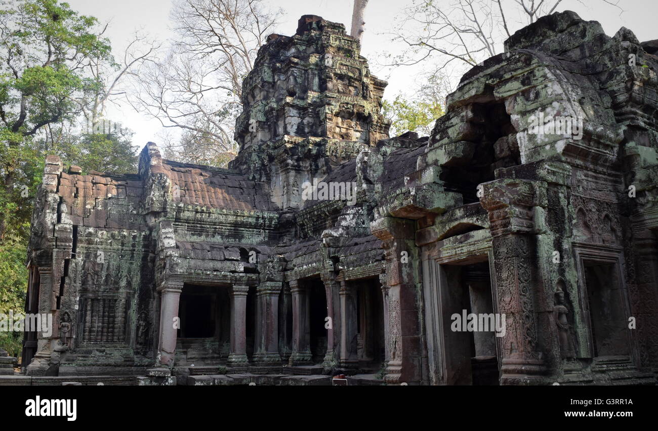 Cambodia buddhist temple khmer ruins hi-res stock photography and ...