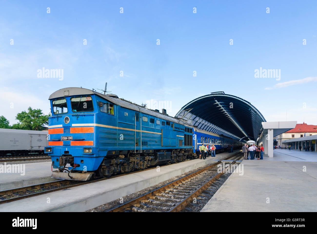 Station train hi-res stock photography and images - Alamy