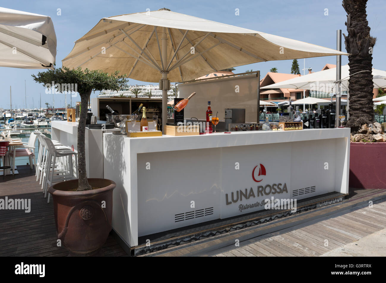 The Luna Rosa restaurant and bar, Vilamoura marina Stock Photo - Alamy