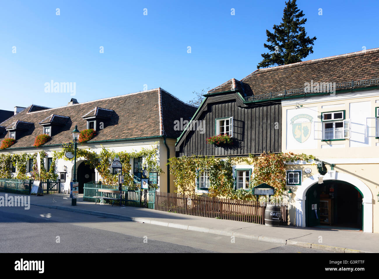 Heurigenrestaurants hi-res stock photography and images - Alamy