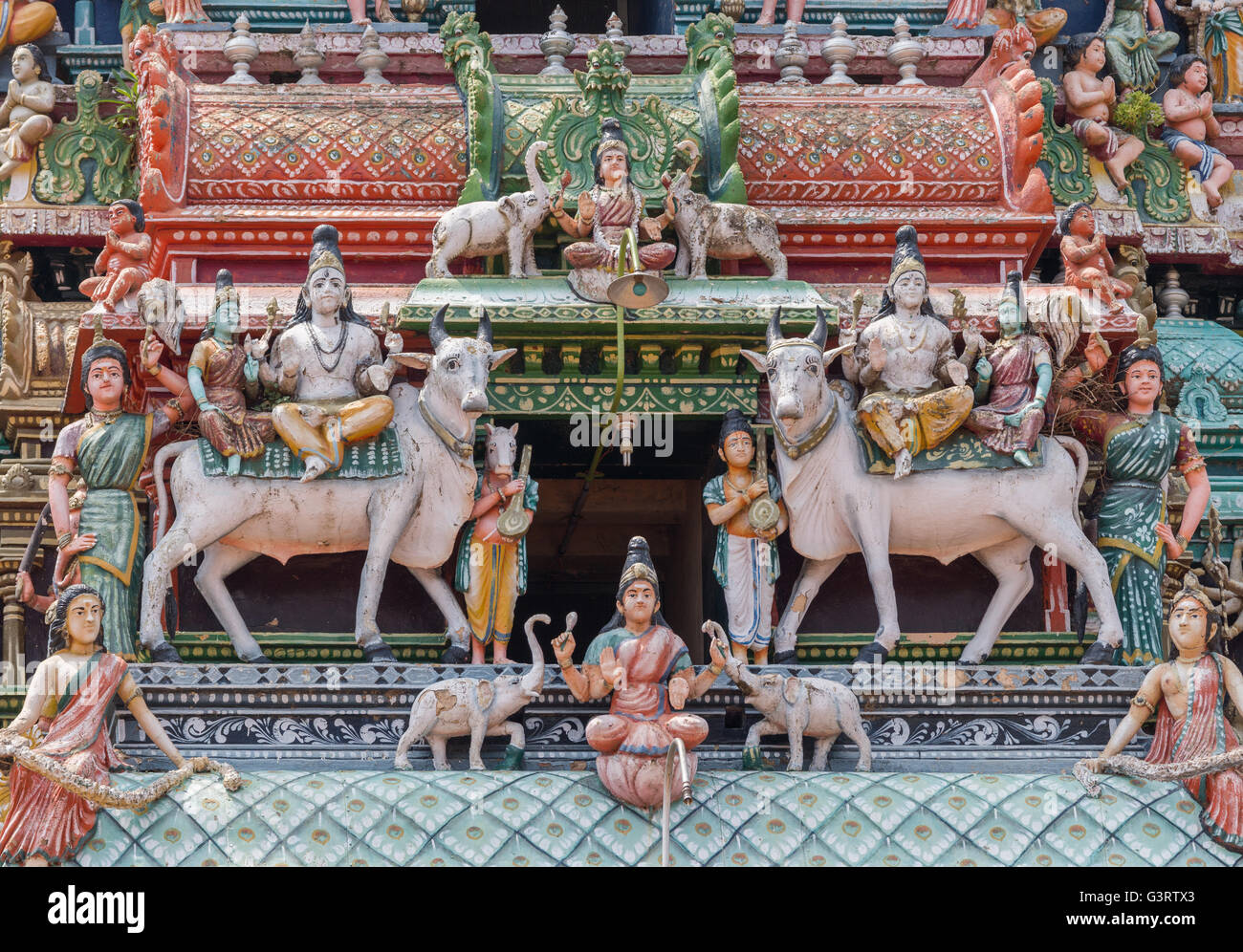 Nandi parvati shiva hi-res stock photography and images - Alamy