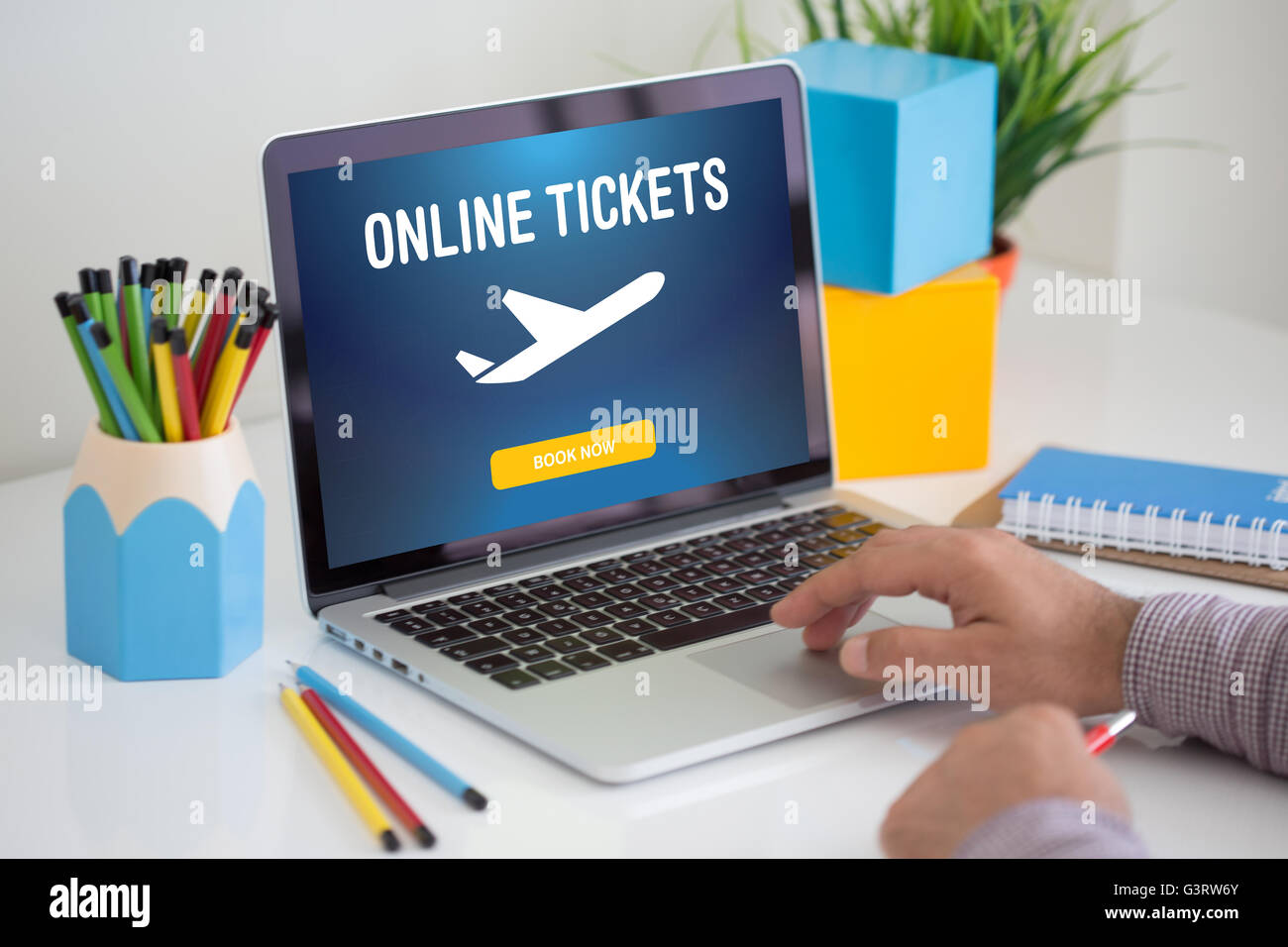 Cheap computer software hi-res stock photography and images - Alamy