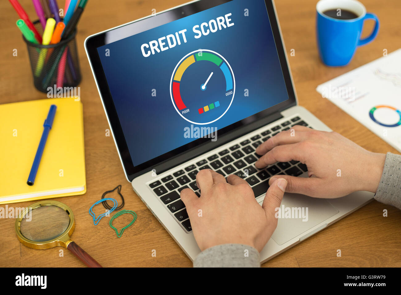 Computer with credit score application on a screen Stock Photo - Alamy