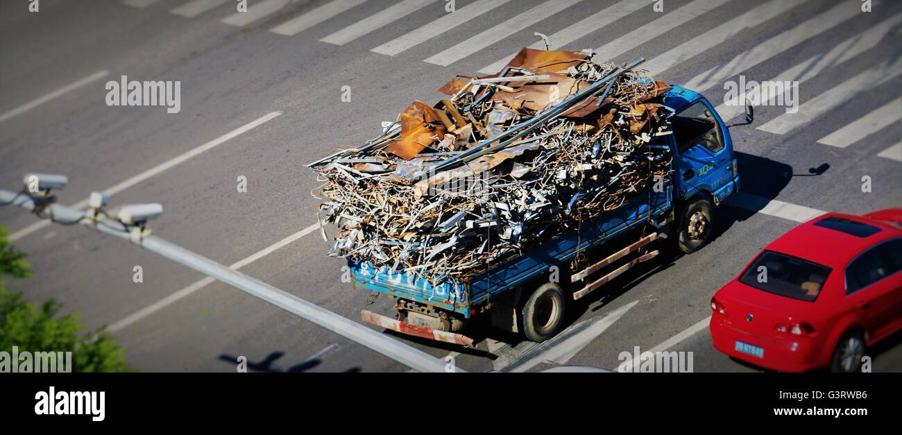 Scrap metal truck. Transporting rustic scrap metal Stock Photo - Alamy