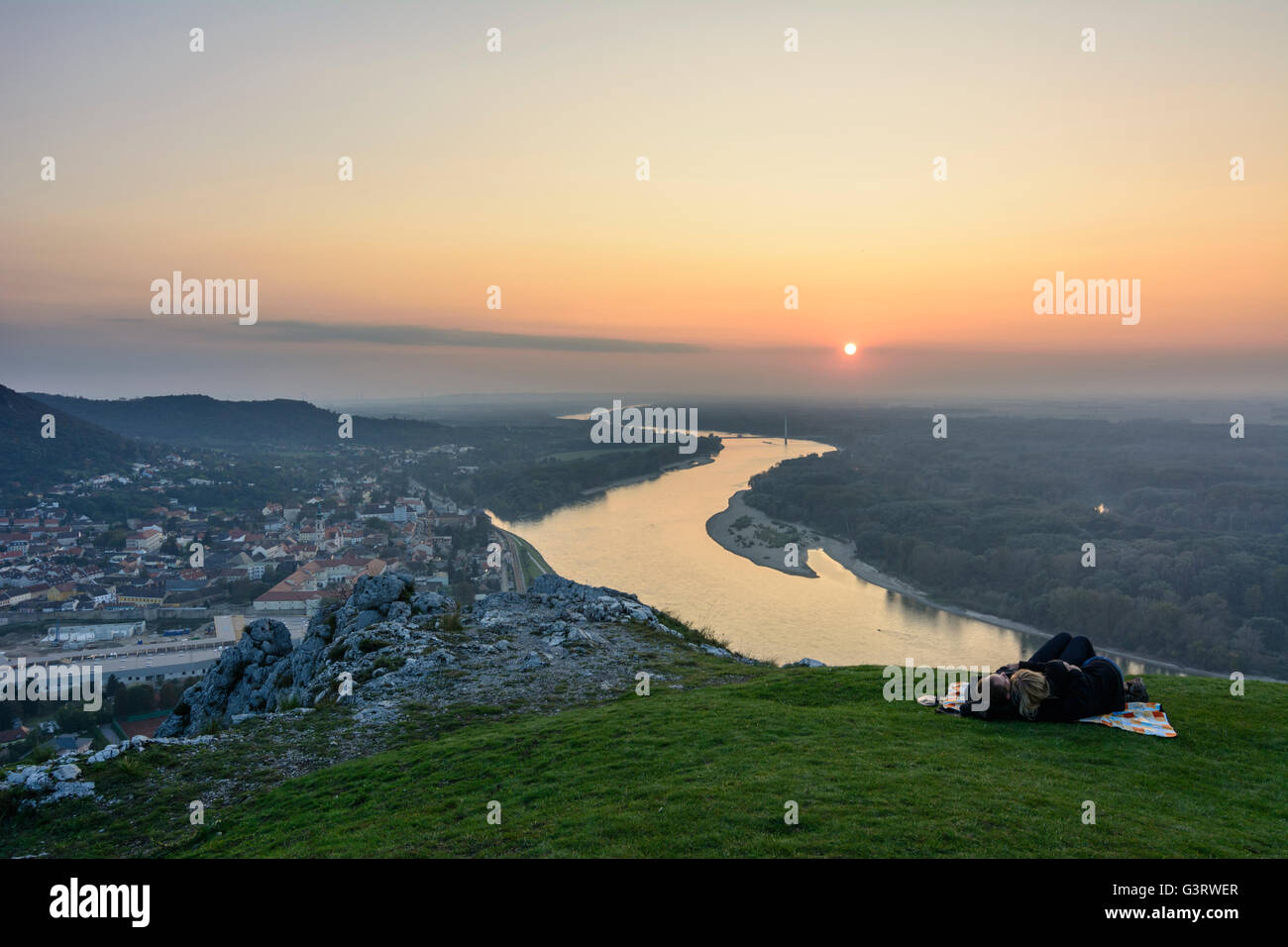Braunsberg , overlooking Hainburg , the Danube and the Donauauen ...