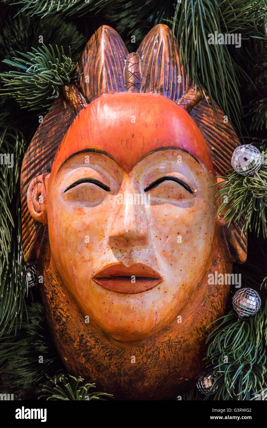 Art mask hi-res stock photography and images - Alamy