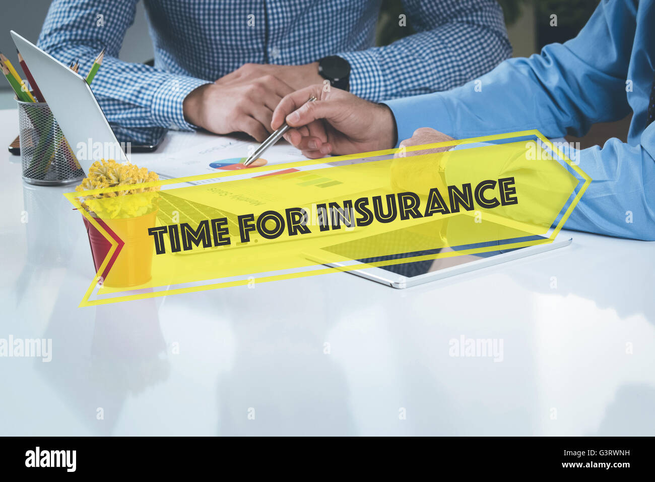 BUSINESS WORKING OFFICE Time For Insurance TEAMWORK BRAINSTORMING ...