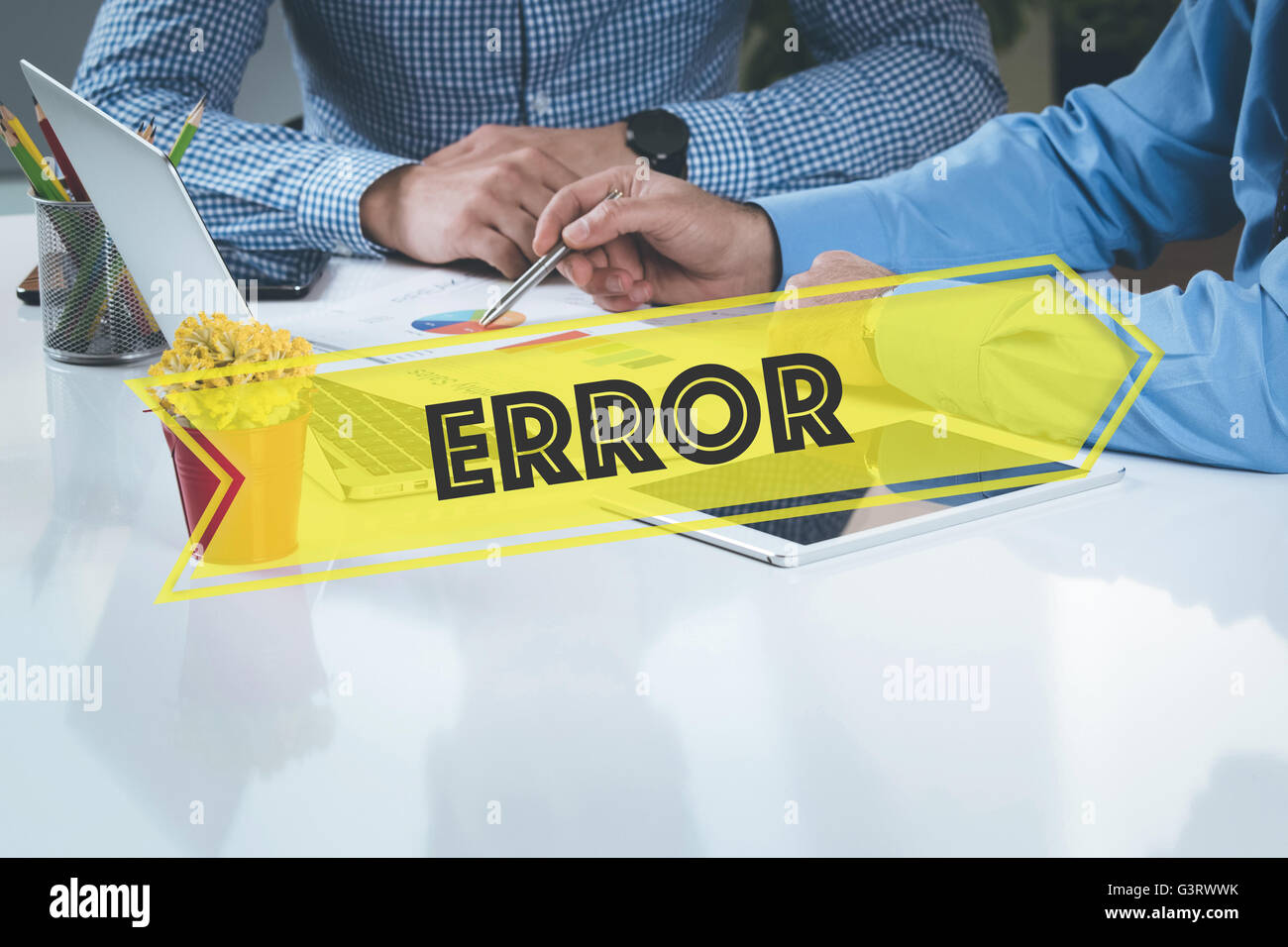 BUSINESS WORKING OFFICE Error TEAMWORK BRAINSTORMING TECHNOLOGY CONCEPT ...