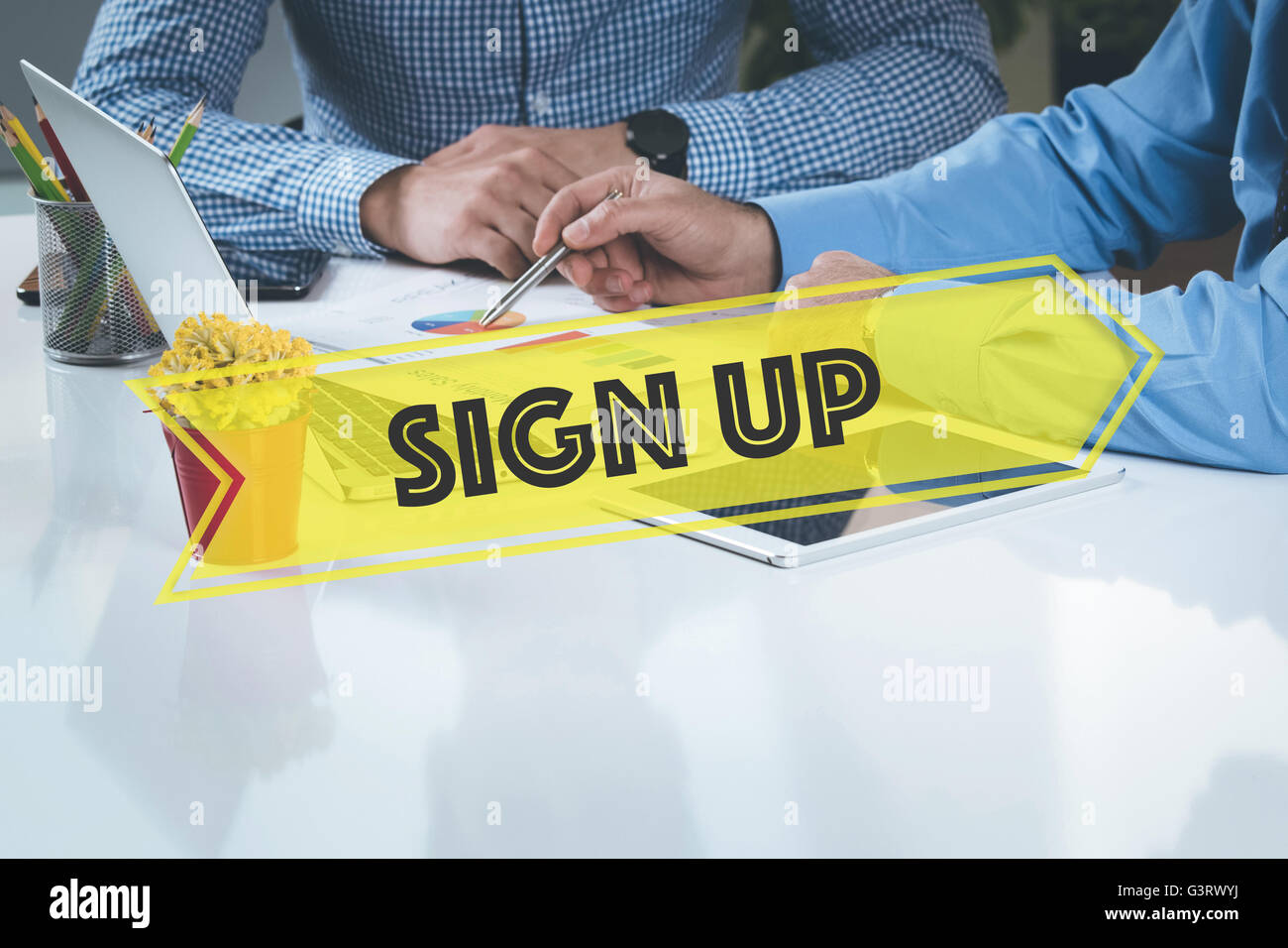 BUSINESS WORKING OFFICE Sign Up TEAMWORK BRAINSTORMING TECHNOLOGY ...