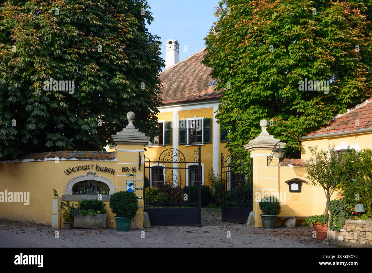 Weingut huber hi-res stock photography and images - Alamy