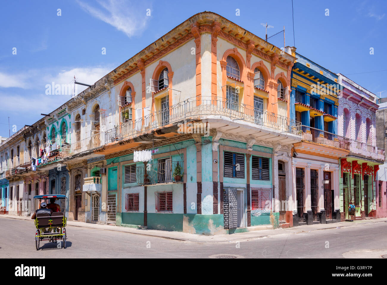 Colorful buildings in Havana, Cuba Stock Photo - Alamy