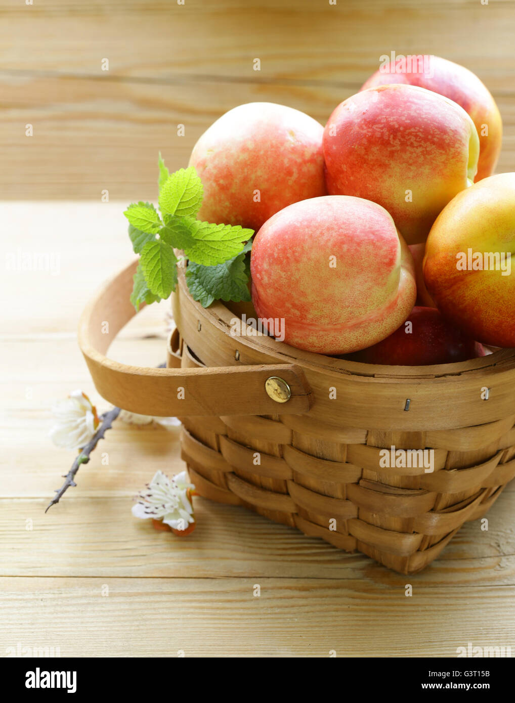 natural organic fruit peaches in the basket Stock Photo - Alamy