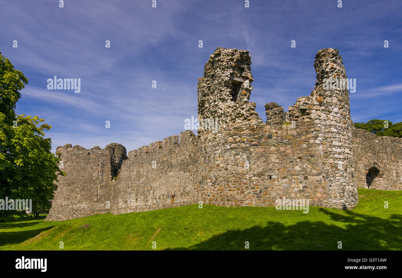 Inverlochy castle scotland ruins hi-res stock photography and images ...