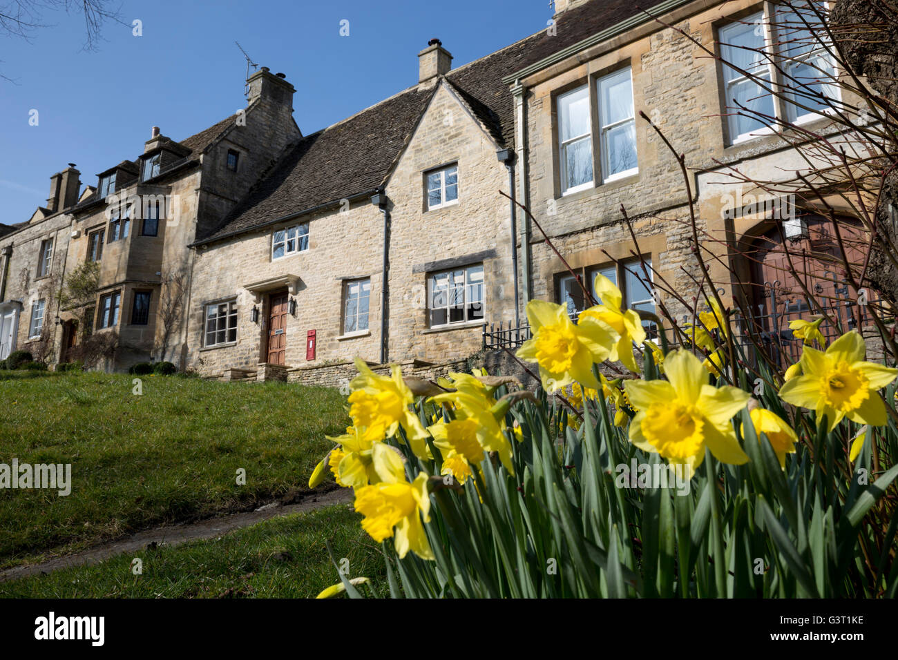 Burford village cotswolds oxfordshire hi-res stock photography and ...