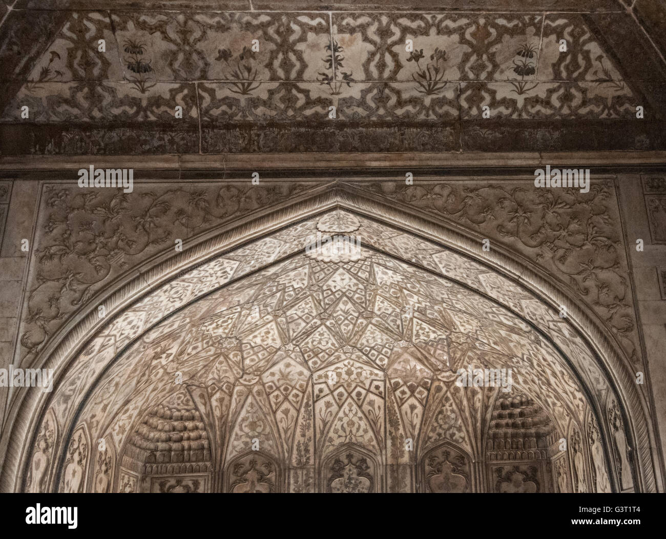 Detail on ceiling palace hi-res stock photography and images - Alamy