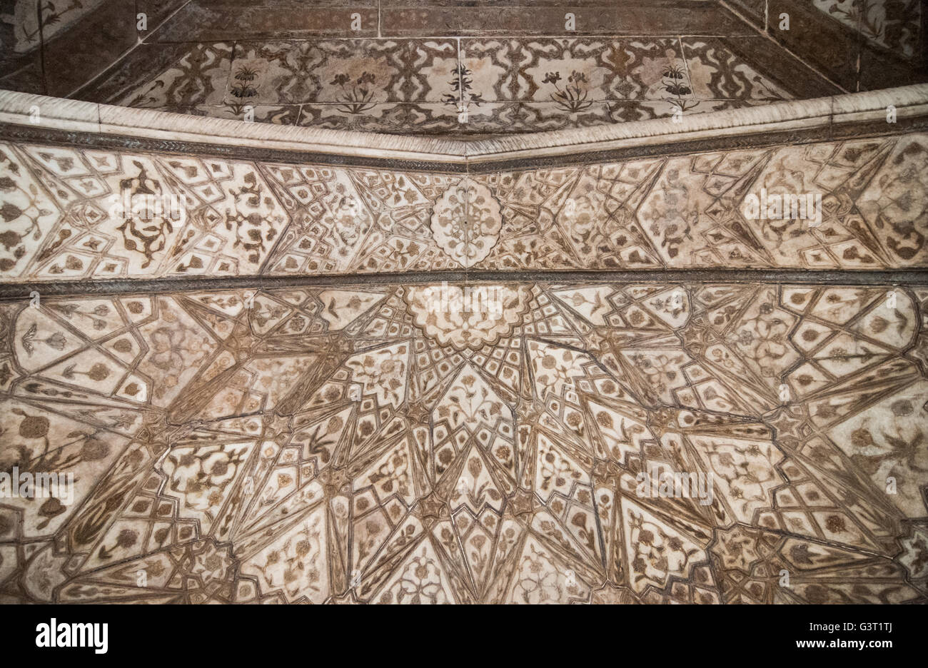 Ceiling of a palace hi-res stock photography and images - Alamy