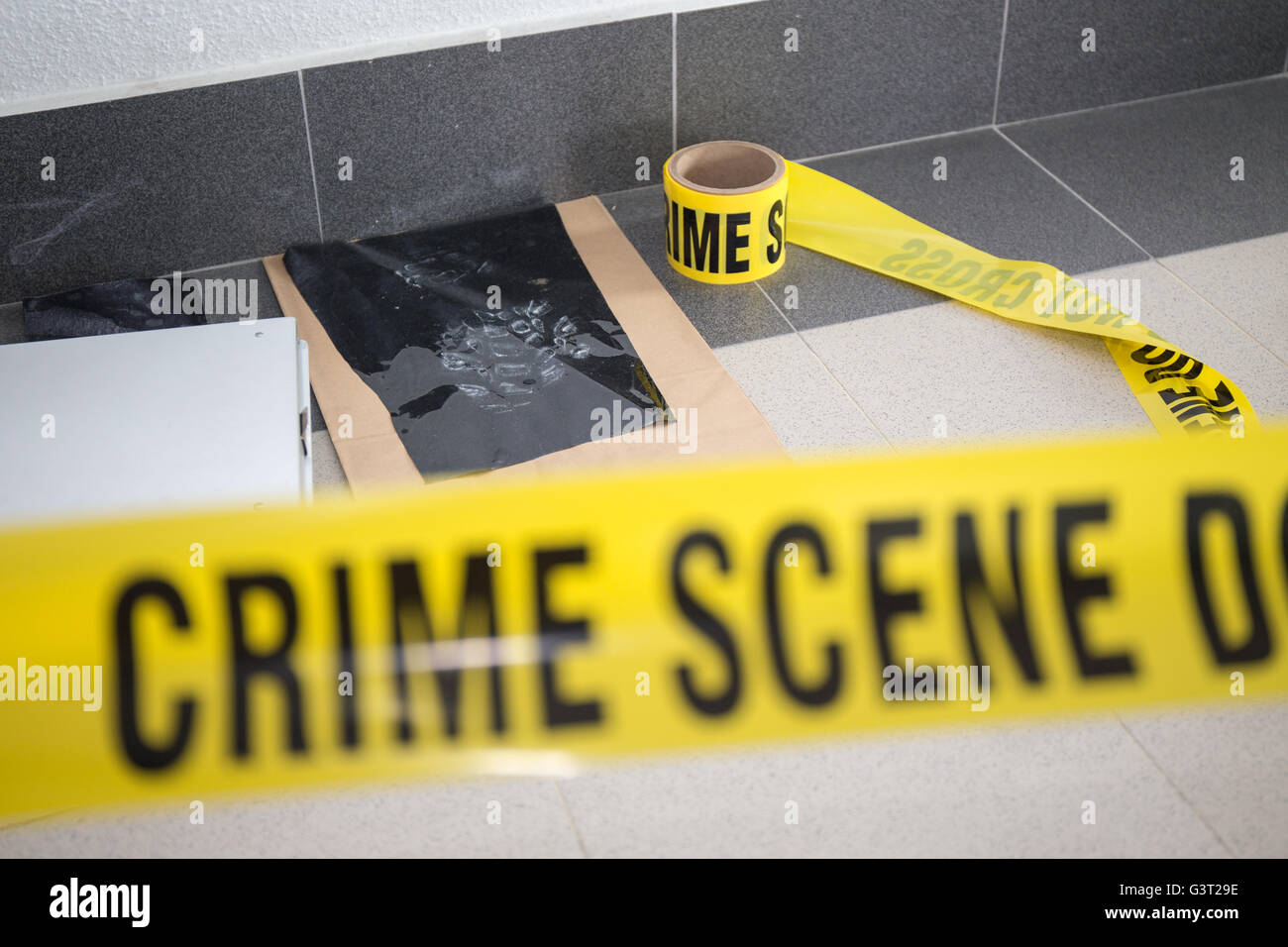 Shoe print crime scene hi-res stock photography and images - Alamy