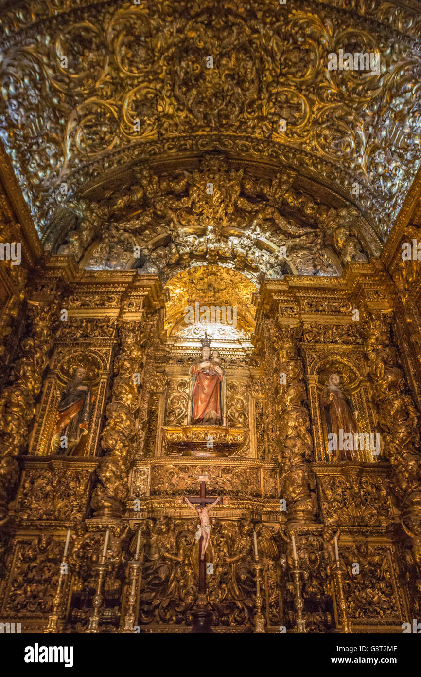 Inside the lisbon cathedral hi-res stock photography and images - Alamy