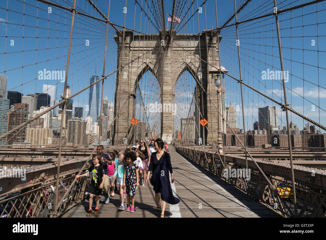 Walking the brooklyn bridge hi-res stock photography and images - Alamy