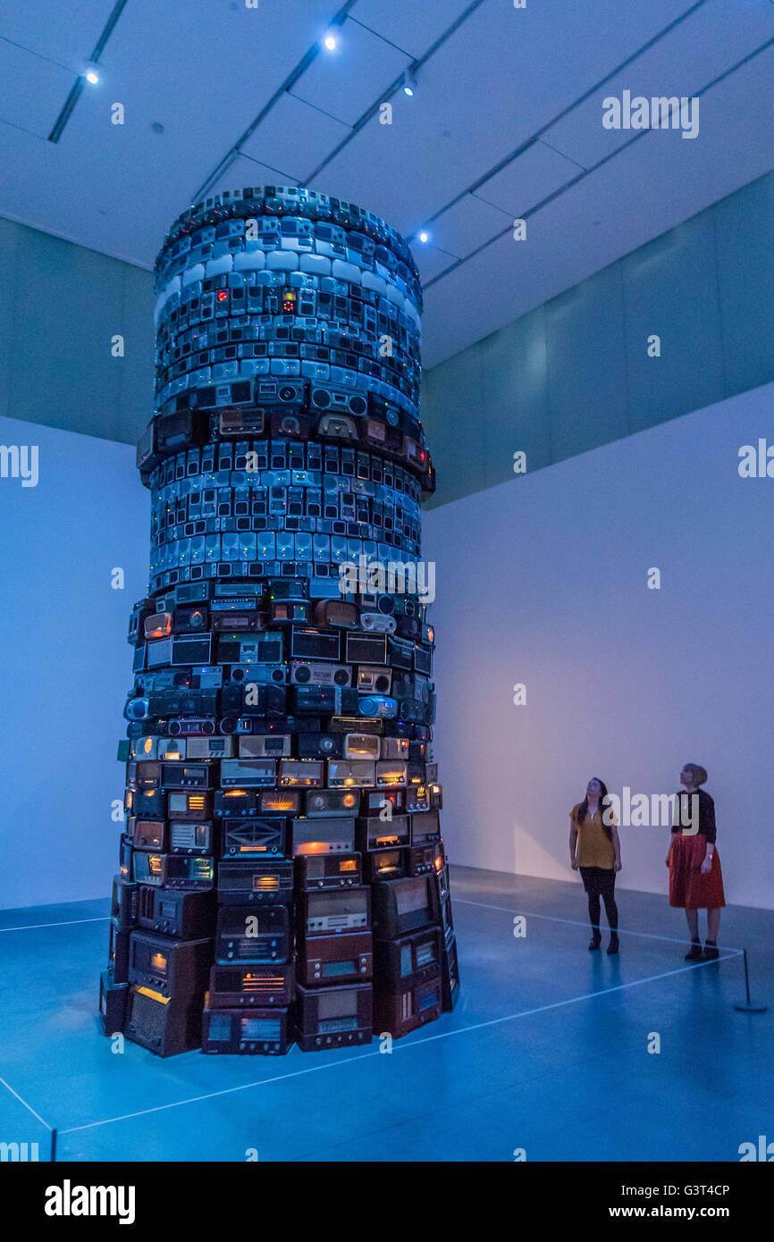 Modern babel building hi-res stock photography and images - Alamy