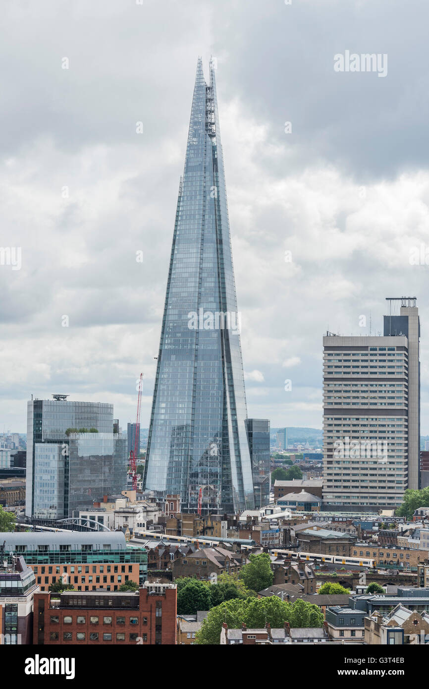 Tate modern viewing level hi-res stock photography and images - Alamy