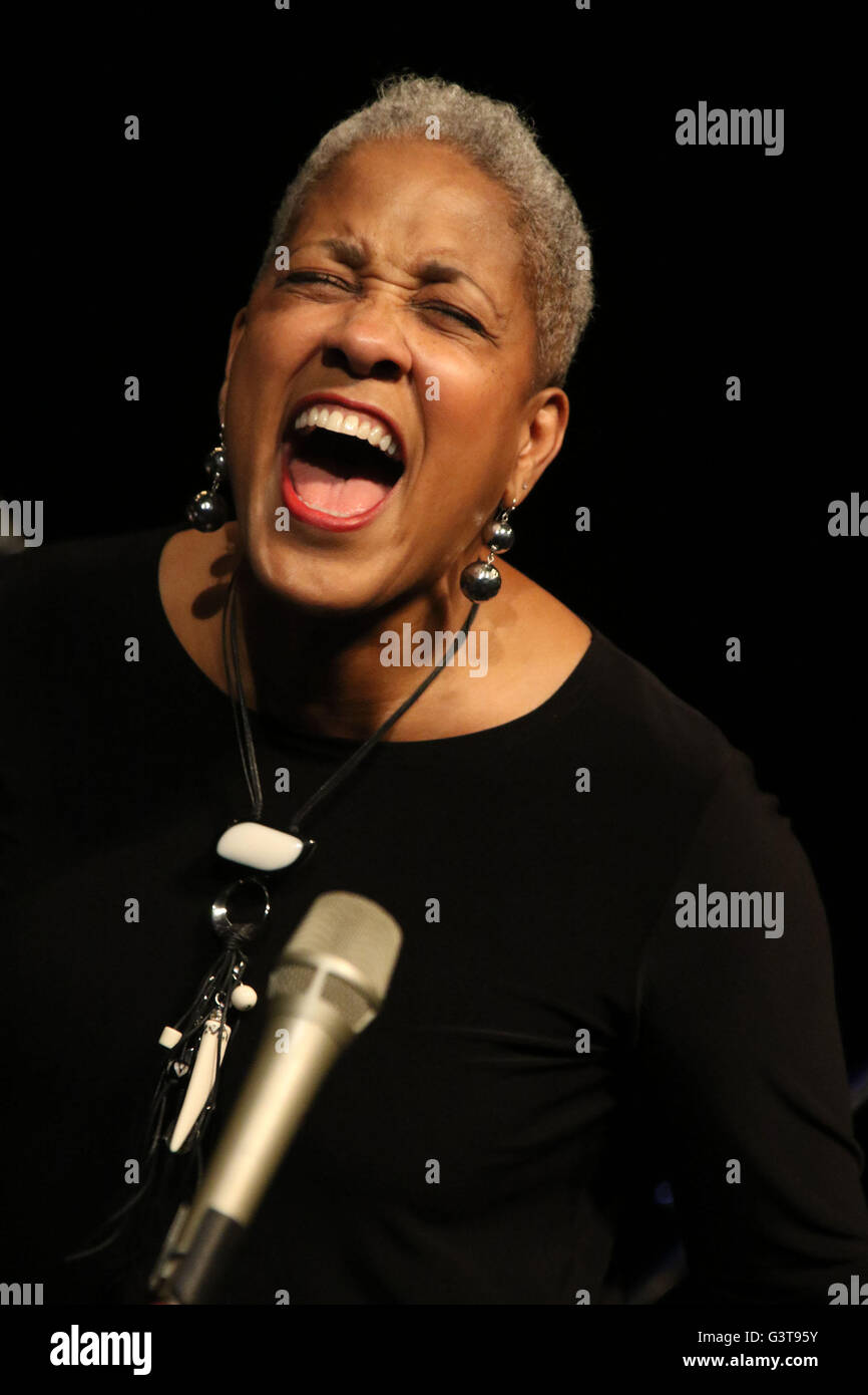 Jazz museum in harlem hi-res stock photography and images - Alamy