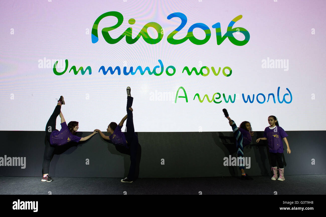 Rio 2016 slogan hi-res stock photography and images - Alamy