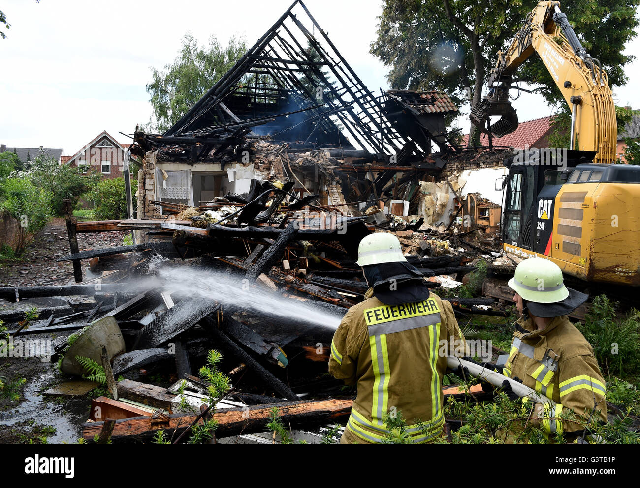 Put out fires hi-res stock photography and images - Alamy