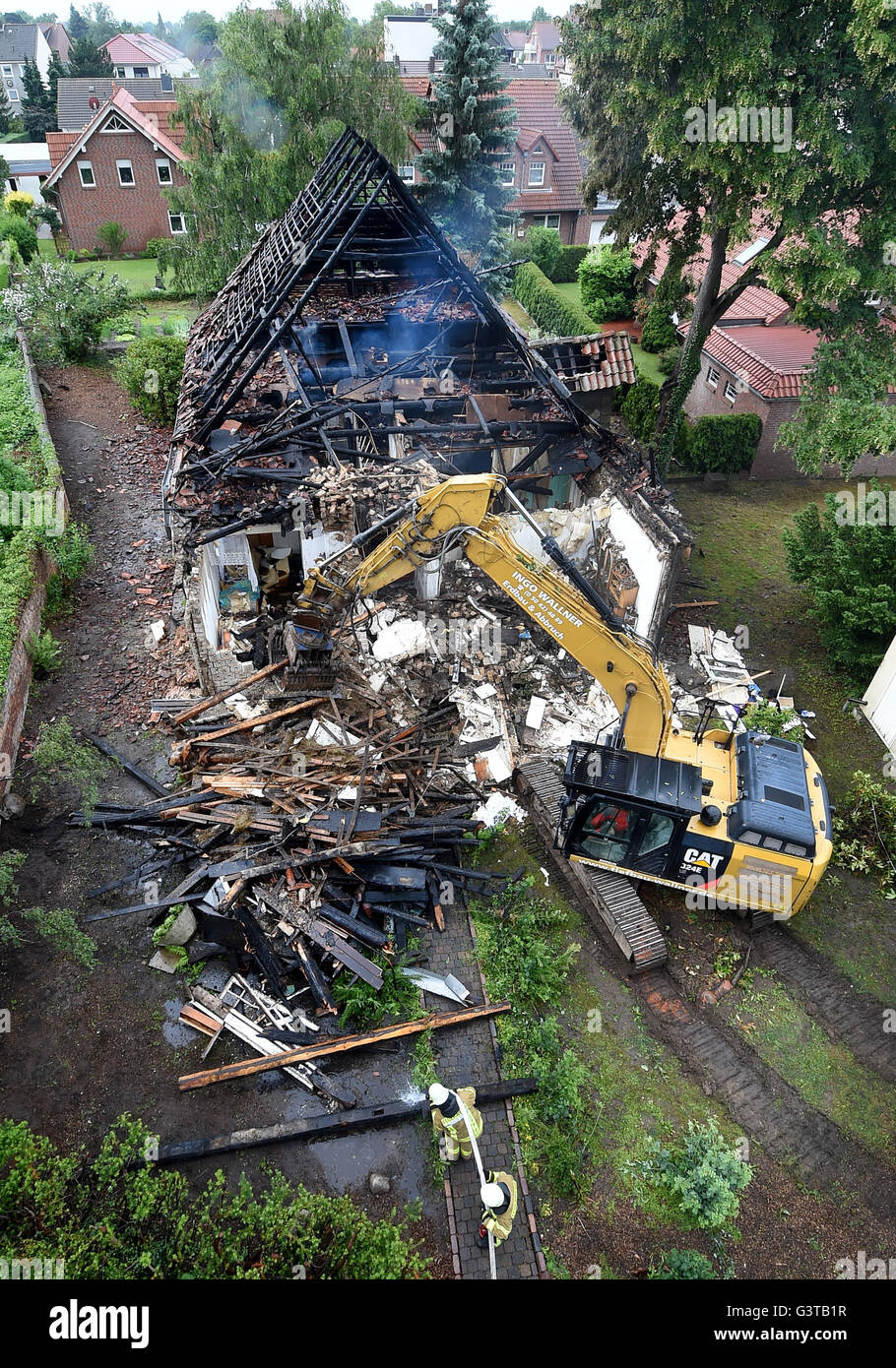 House knocked down hi-res stock photography and images - Alamy