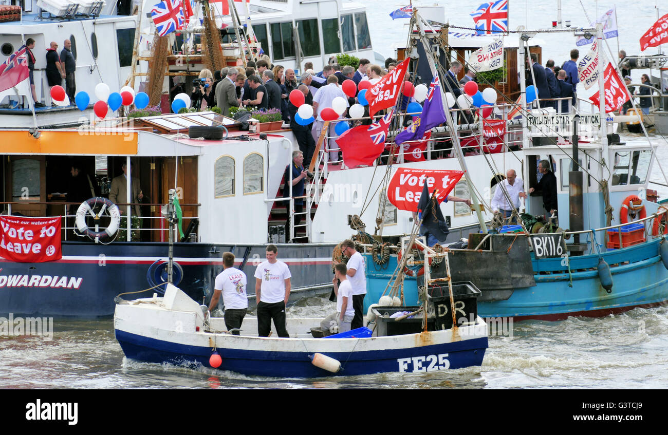 London.UK.15th June 2016.The Vote Leave flotilla arrives at the Houses ...